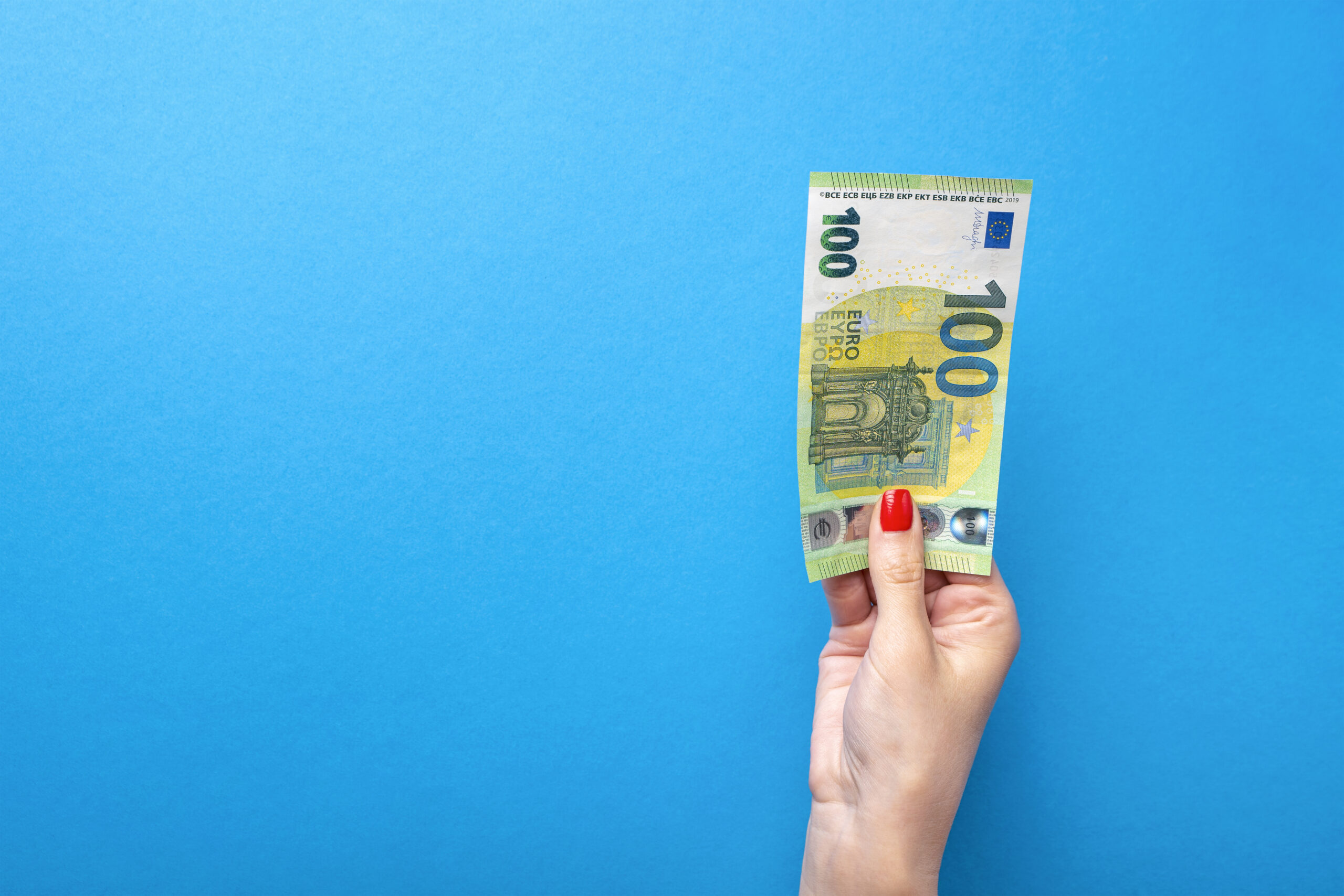 Where To Invest 100 Euros Per Month To Earn Passive Income